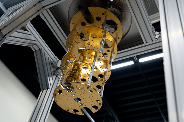 SDT, 퀀텀코리아 2025서 국산 극저온 냉각기 'CryoRack' 실물 공개